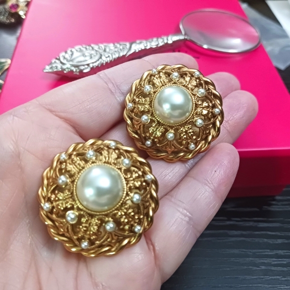 henry | Jewelry | Henry Vintage Elegant Gold And Pearl Earrings Made In ...